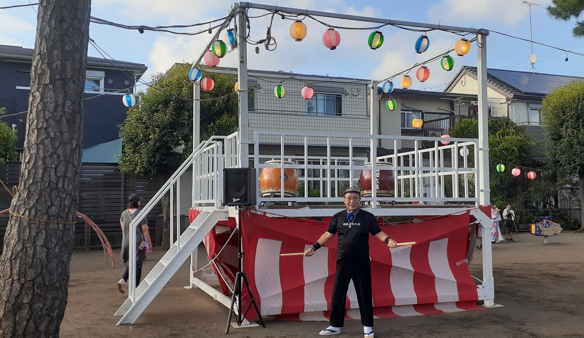 やぐら上で太鼓打ち「盆踊り」: ZENJIのエンジョイゴルフ＆シニア人生