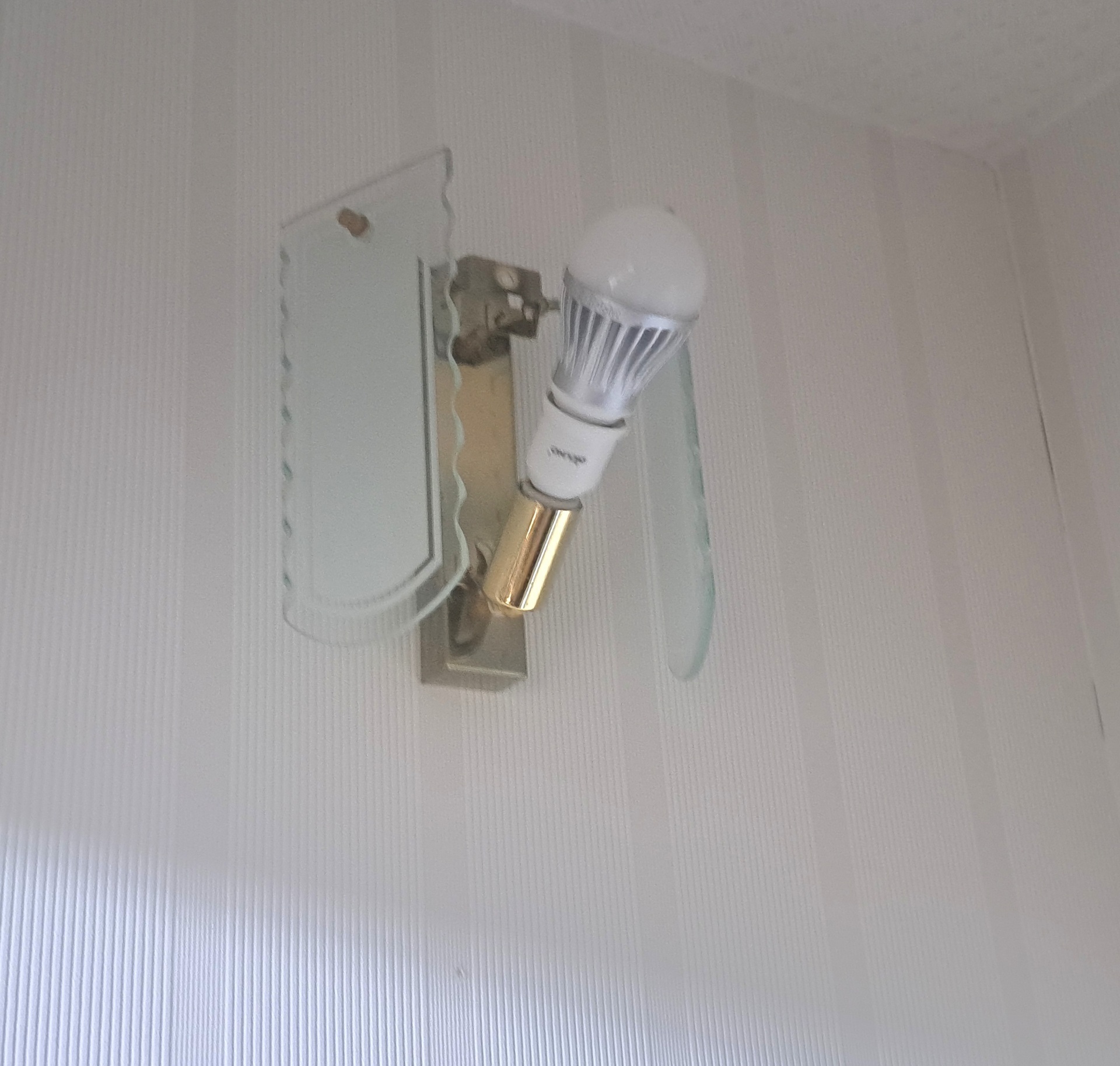 照明器具の更新「DIY」: ZENJIのエンジョイゴルフ＆シニア人生